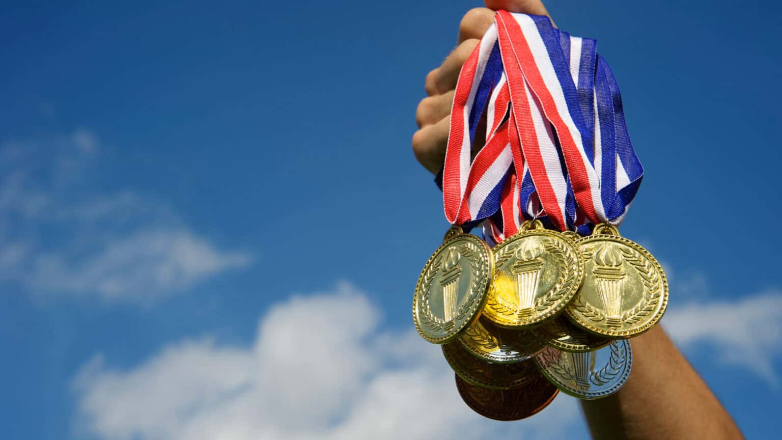 5 ASX 200 gold stocks to buy and hold amid the crashing gold price